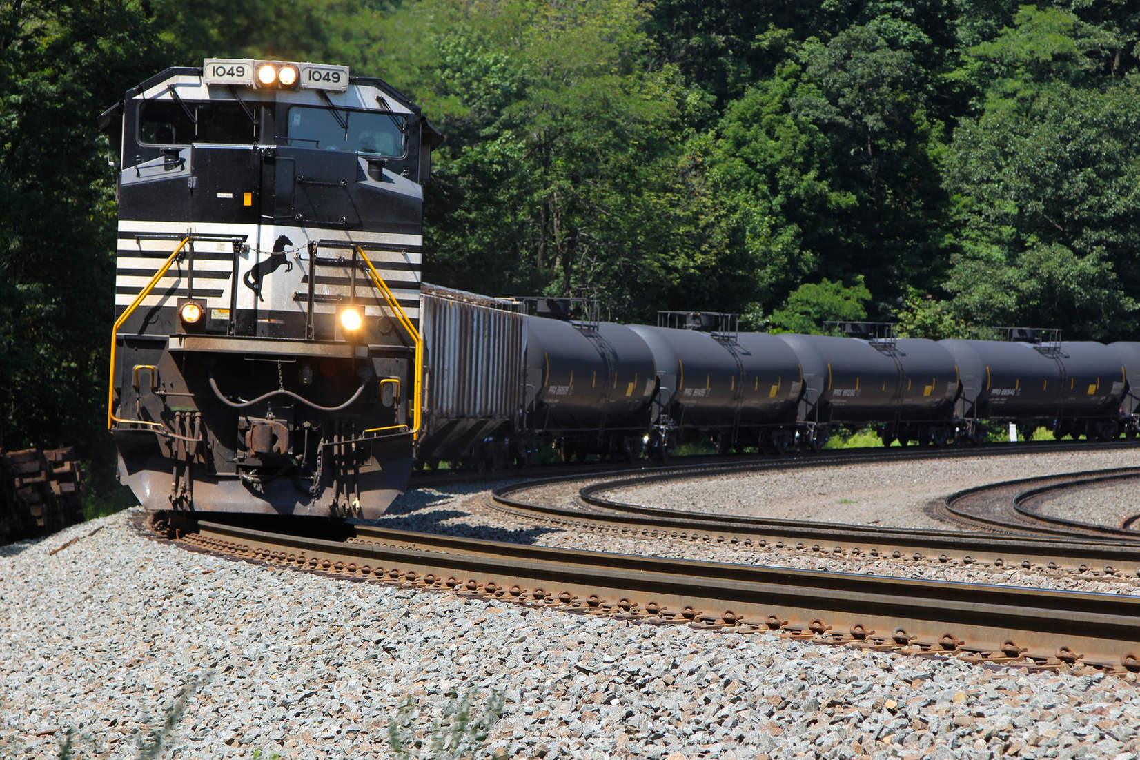 Oil-by-Rail Rises Once Again as Safety Rules Disappear - DeSmog