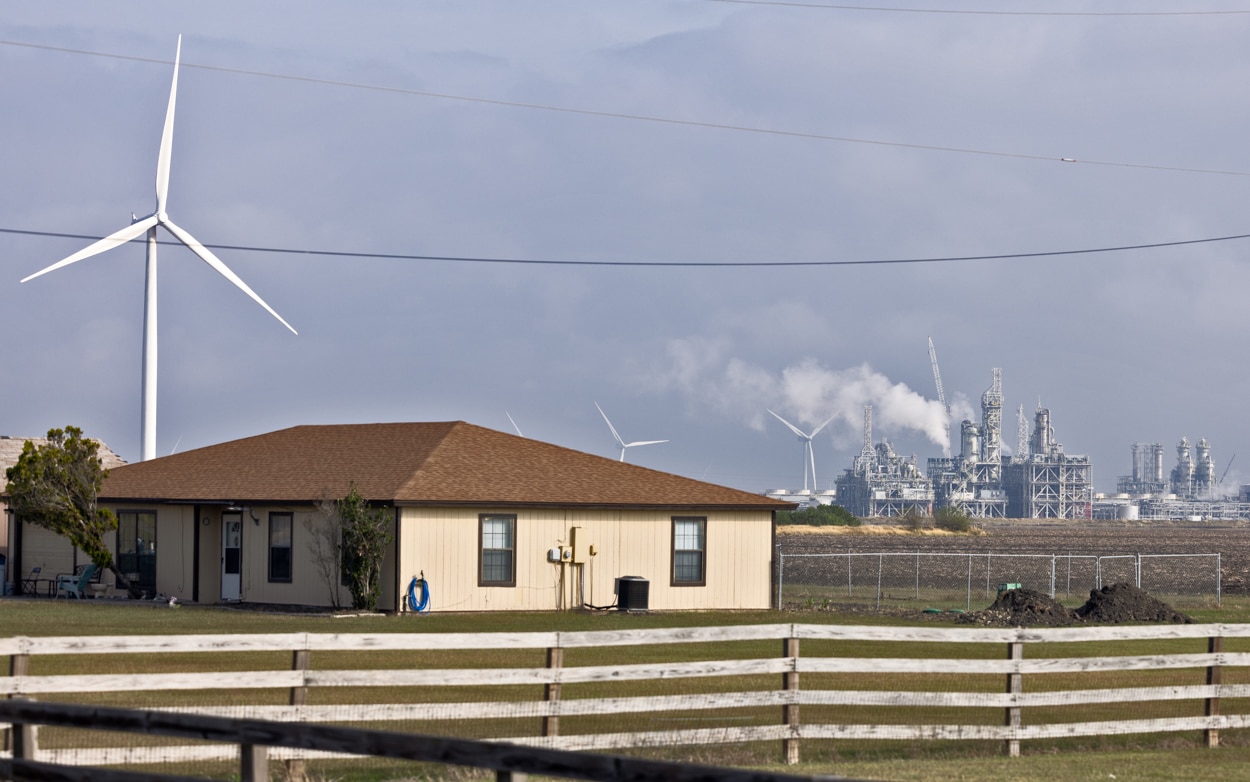 Ground Flare at Mammoth New Exxon SABIC Plastics Plant Likened to a ...