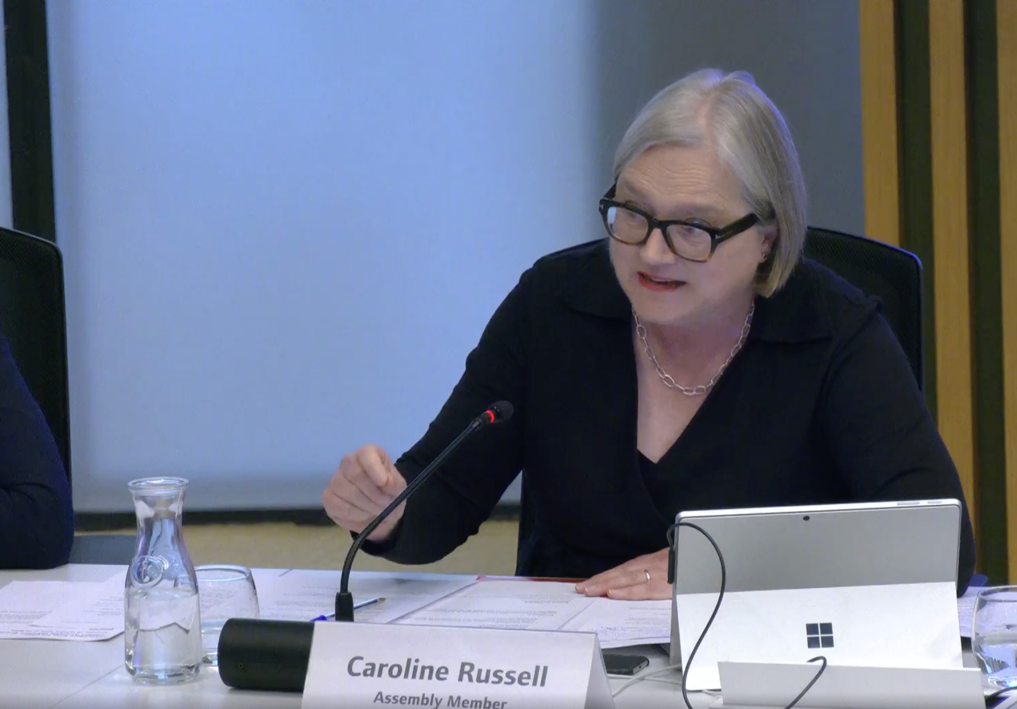 Greens Pressure London Mayor to Ban Fossil Fuel Ads on Public Transport ...